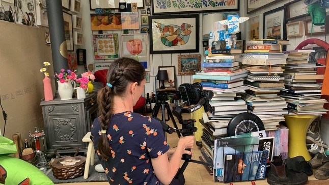 MAKE A SPLASH! inside an artist’s head : film doc for kids+primary ...